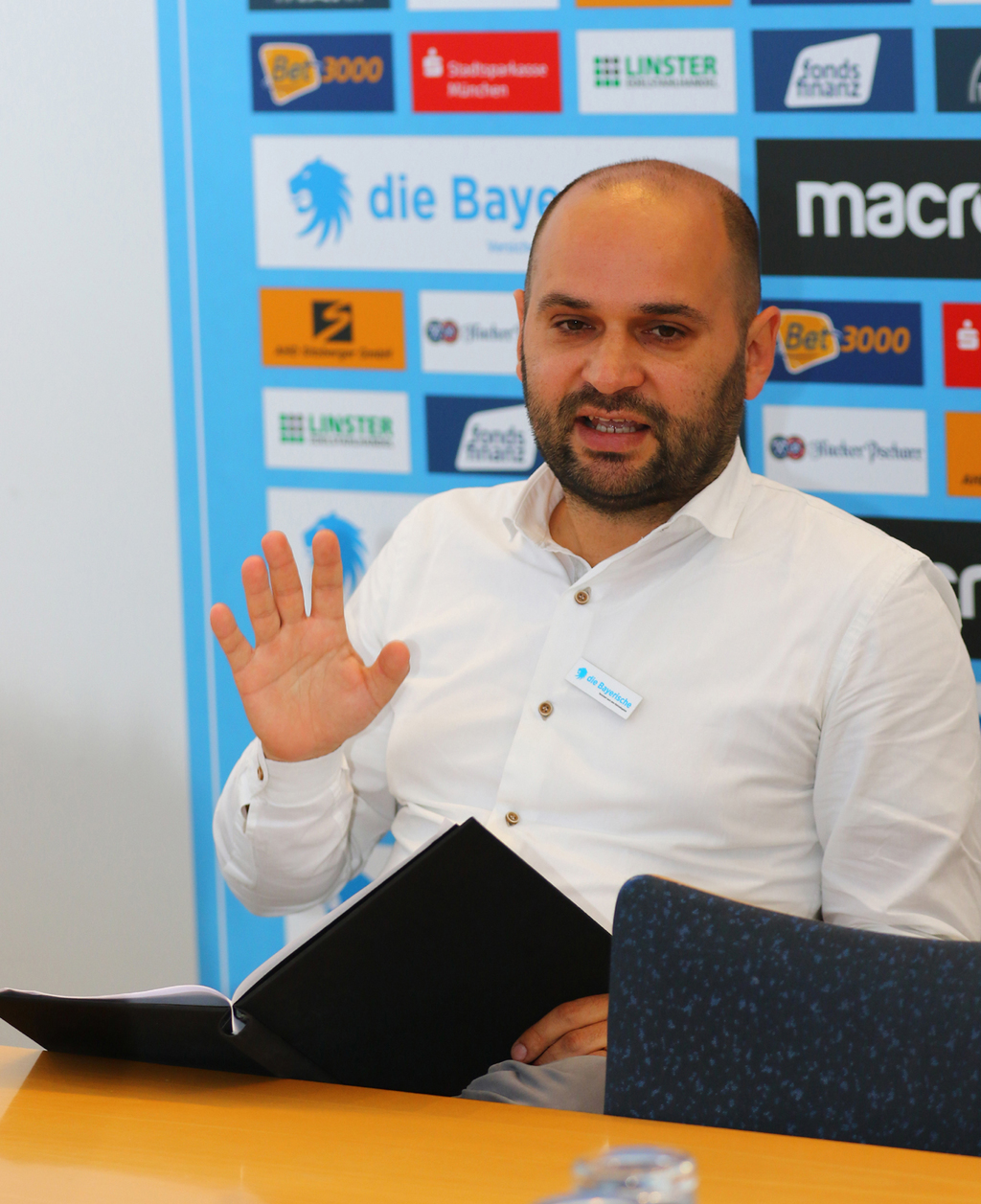 Die Scharold-PK im Video: Darum verabschiedet sich der 1860-Geschäftsführer