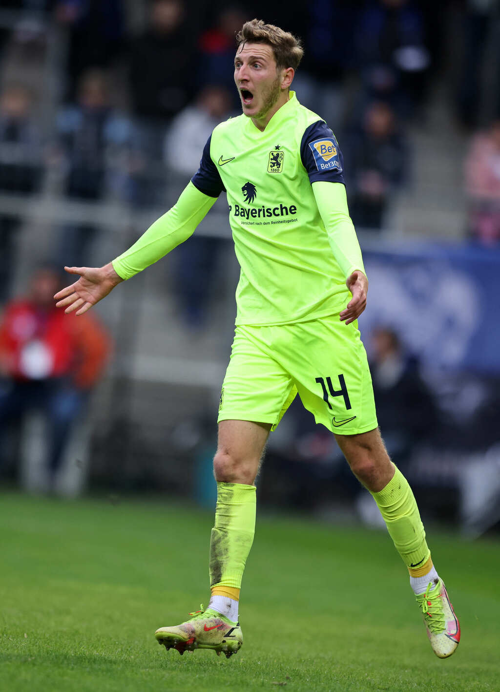 Rafati: Zurecht kein Elfmeter beim Halten gegen Skenderovic