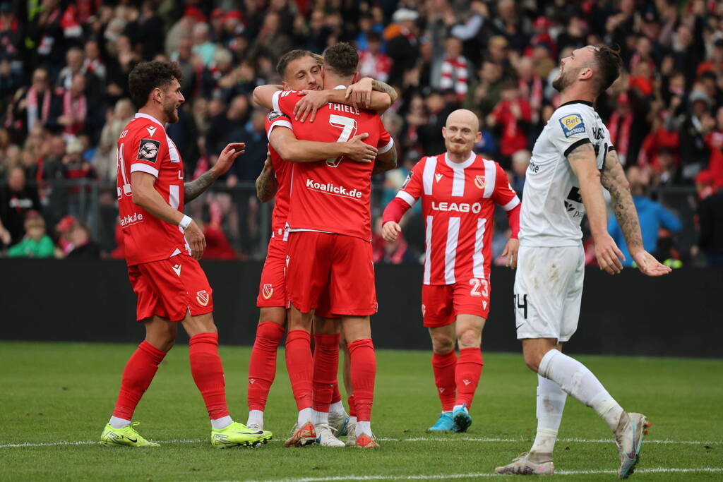 Das Drittliga-Steno: Vollath stützt Trainer Giannikis nach 1:5 in ...