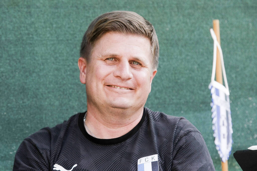 Blitz-Abschied aus Burghausen: Sportdirektor Schellenberg hört nach ...